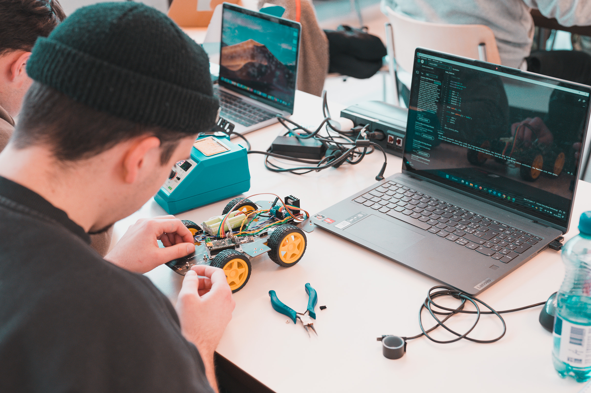 Praxisnahe Karriere: «Dipl. InformatikerIn HF – Schwerpunkt Systemtechnik»