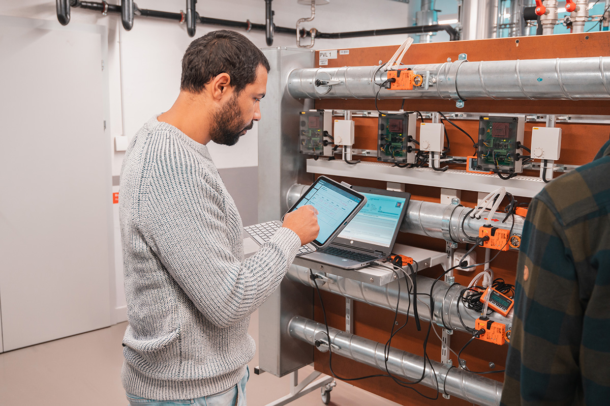 Praxisnahe Karriere: «Dipl. Energie- und UmwelttechnikerIn HF»